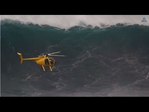 CRAZY HELICOPTER PILOT PLAYS CHICKEN WITH HUGE WAVE - YouTube