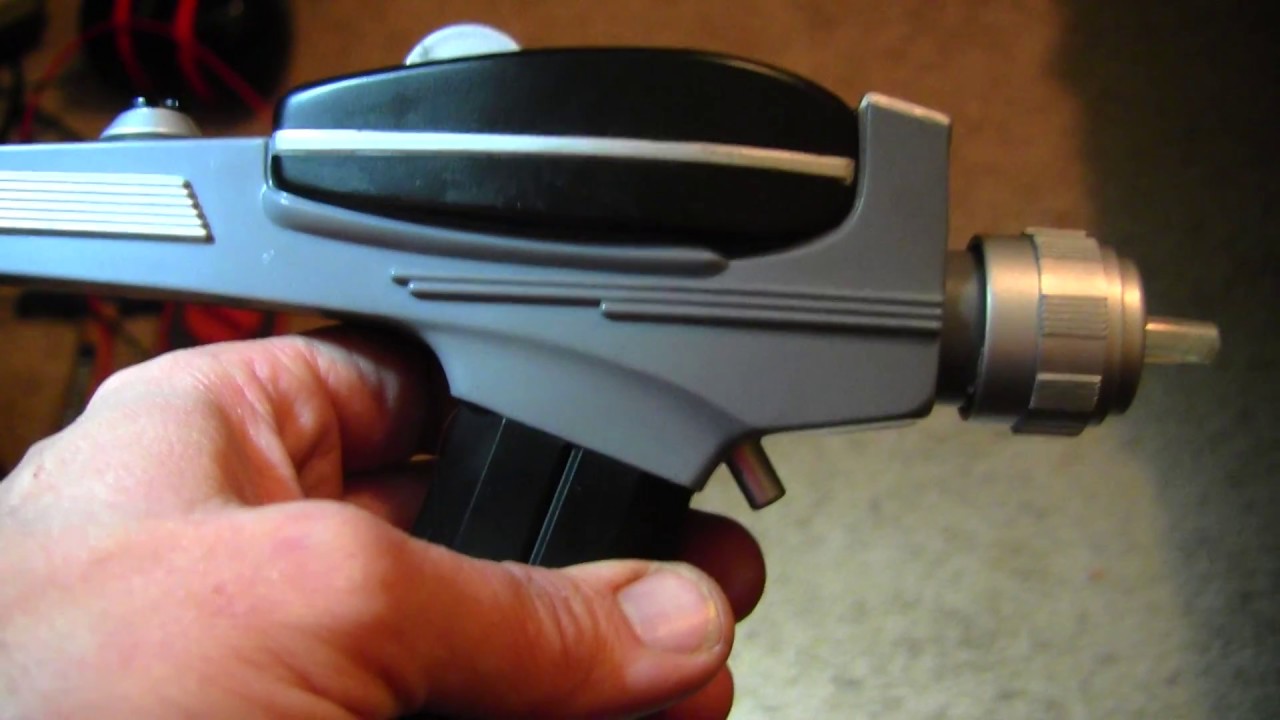 1994 Star Trek TOS Hand Phaser With UV Laser - YouTube