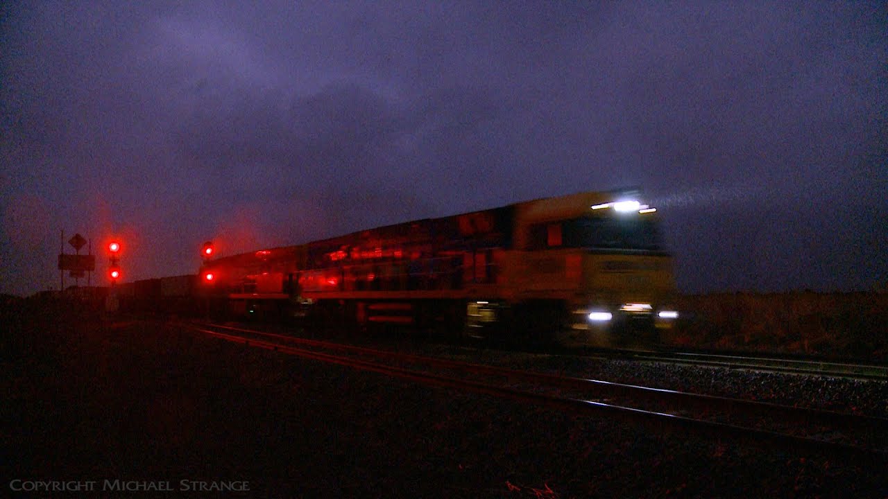 7MP5 Pacific National Container Train With NR84 & 9323 (5/3/2022 ...