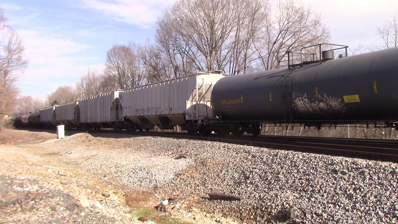 NS #1185 with weird K5LA leads a manifest at Somerset, KY at McKee Rd - YouTube