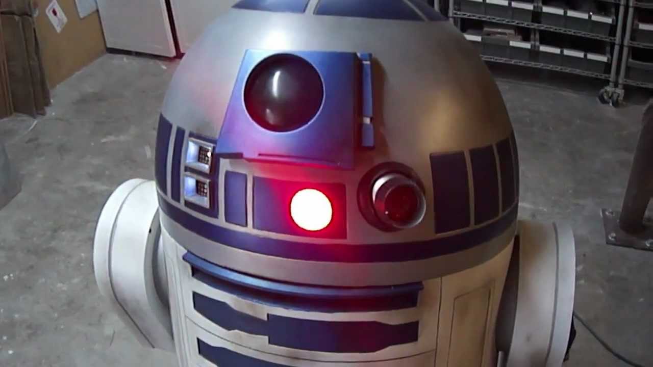 Battle Damaged R2D2 - YouTube