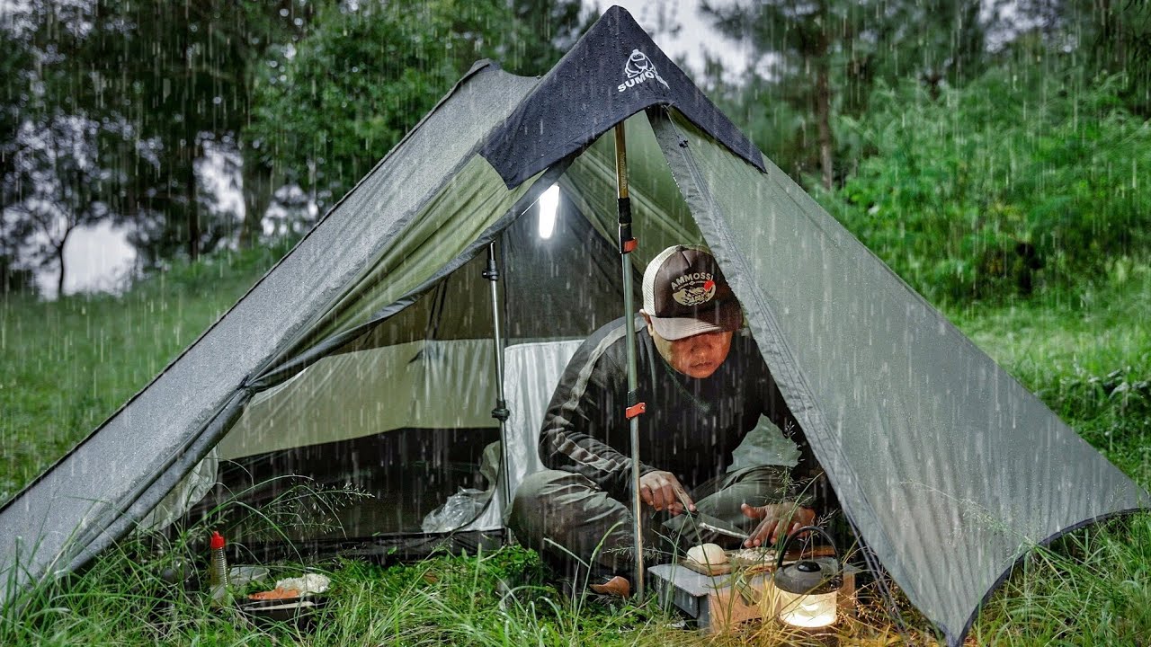 SOLO CAMPING IN THE RAIN WITH COZY TARP TENT - PROLONGED THUNDERSTORM ...