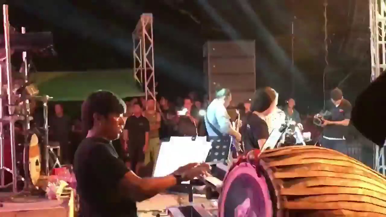 Myanmar Guitar Festival 2017 - Dream Lover Band & San Win Aung - YouTube
