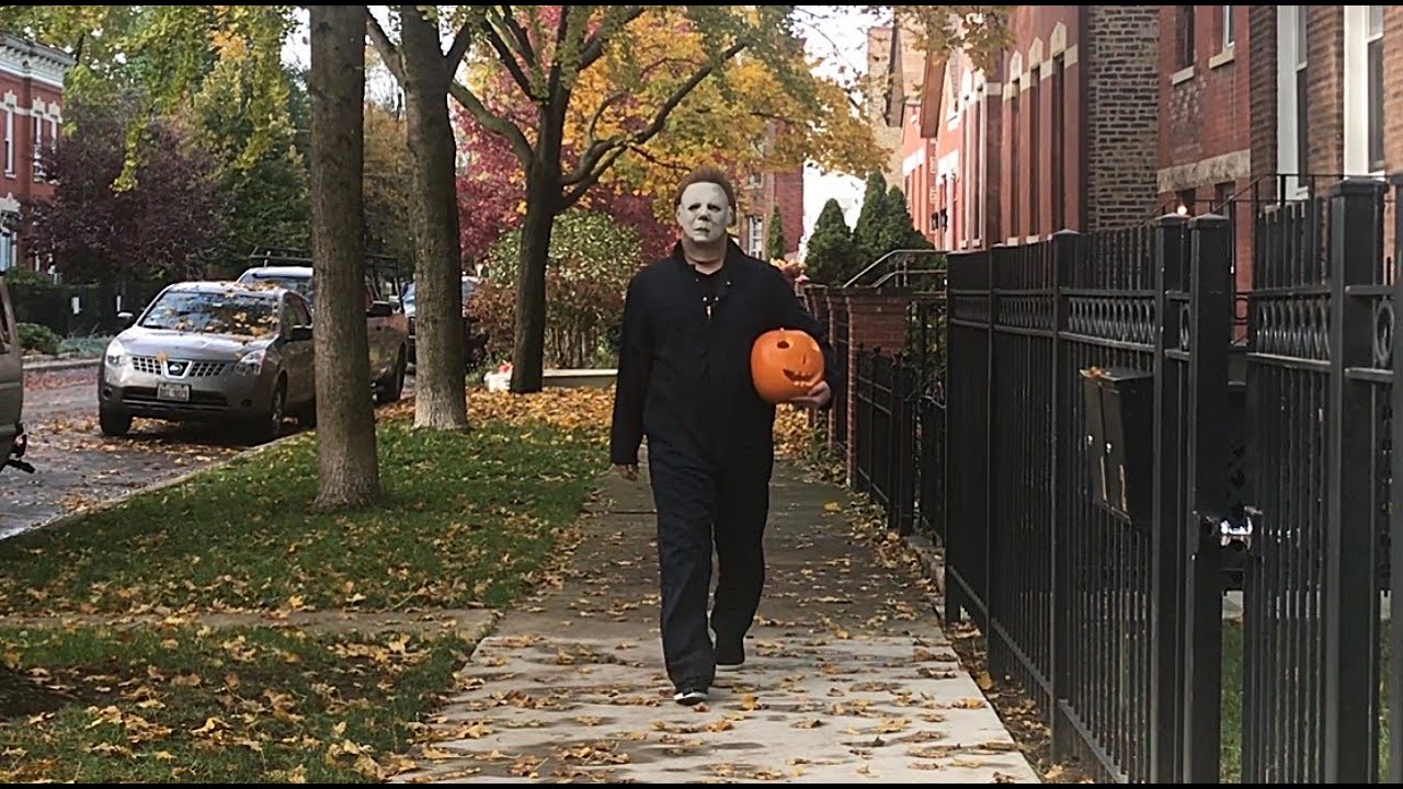 Michael Myers Skateboarding 2 🔪🎃 - YouTube