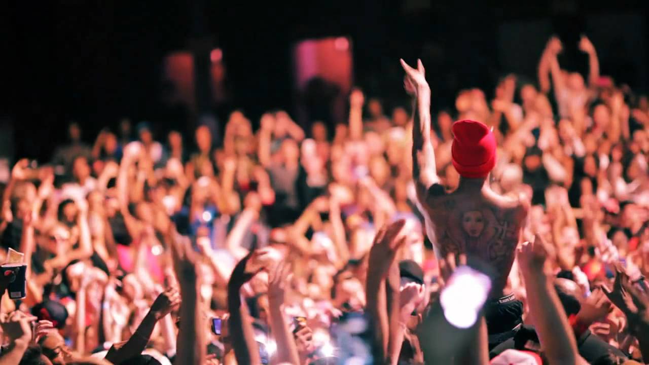 Tyga - Well Done 3 [Live Performance] HD - YouTube