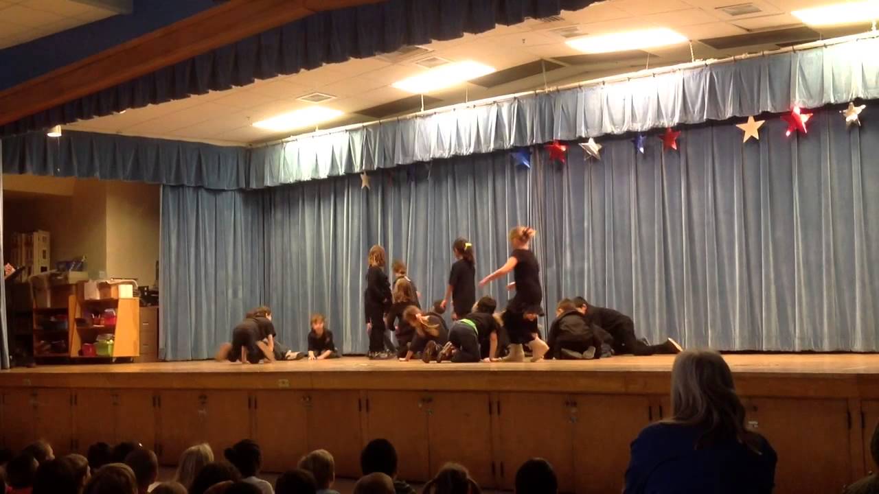 Second Grade Dance Performance - YouTube