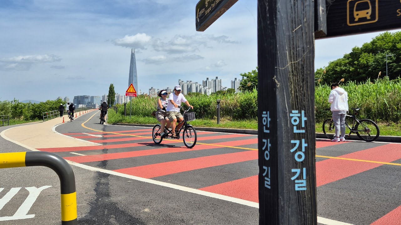 Walking the Songpa Trail Along Tancheon Stream & Jamsil Hangang Park 송파 ...