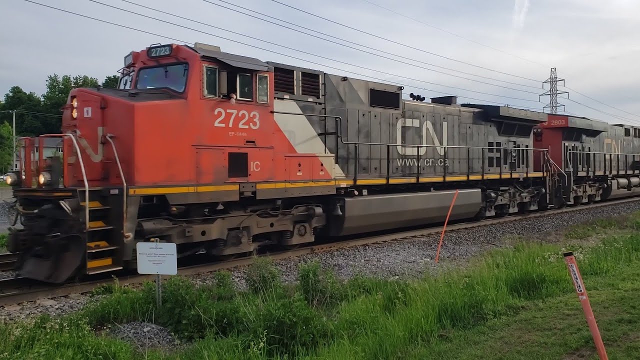 TRAINS CN Double Stack at Beaurepere Eastbound - YouTube