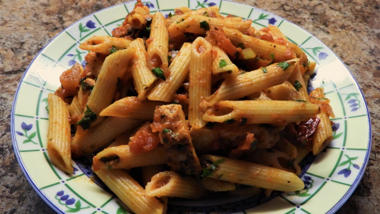 PENNE RIGATE IN TOMATO SAUCE AND CHICKEN #QuickAndEasy #SimplyDelicious ...