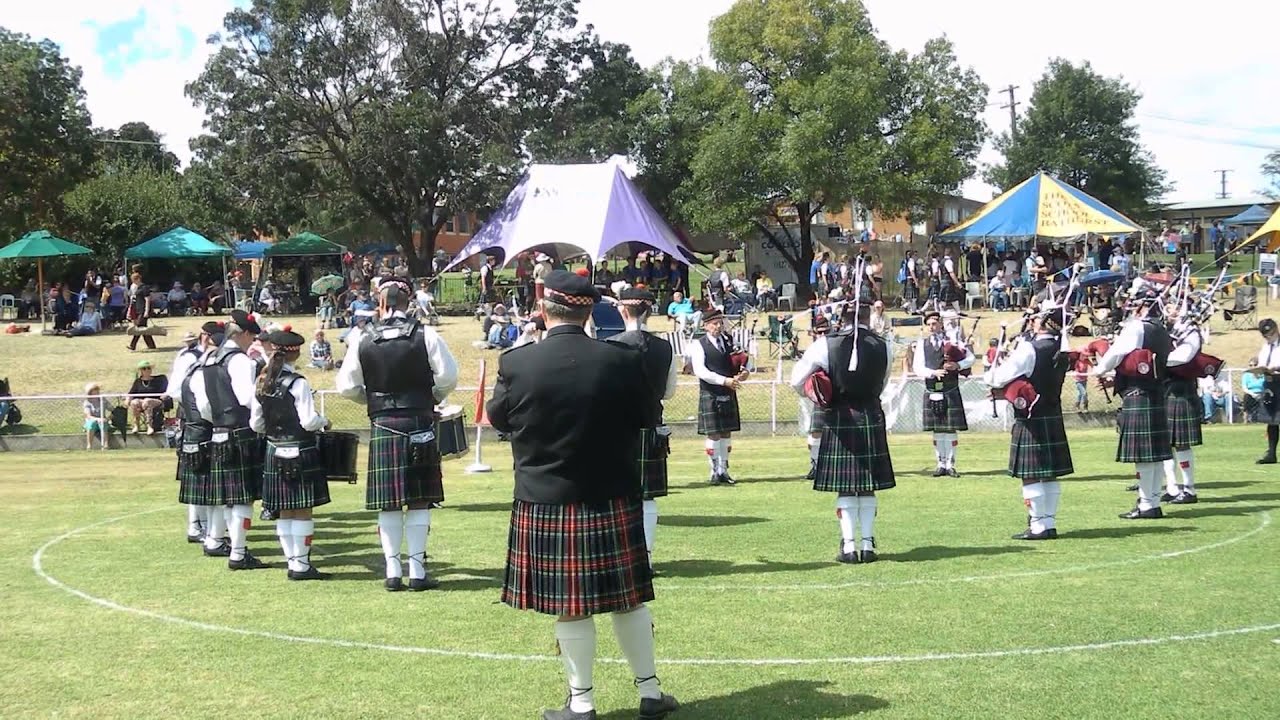 Sydney Thistle Pipe Band (2) at Scots Bathurst March 2015 - YouTube