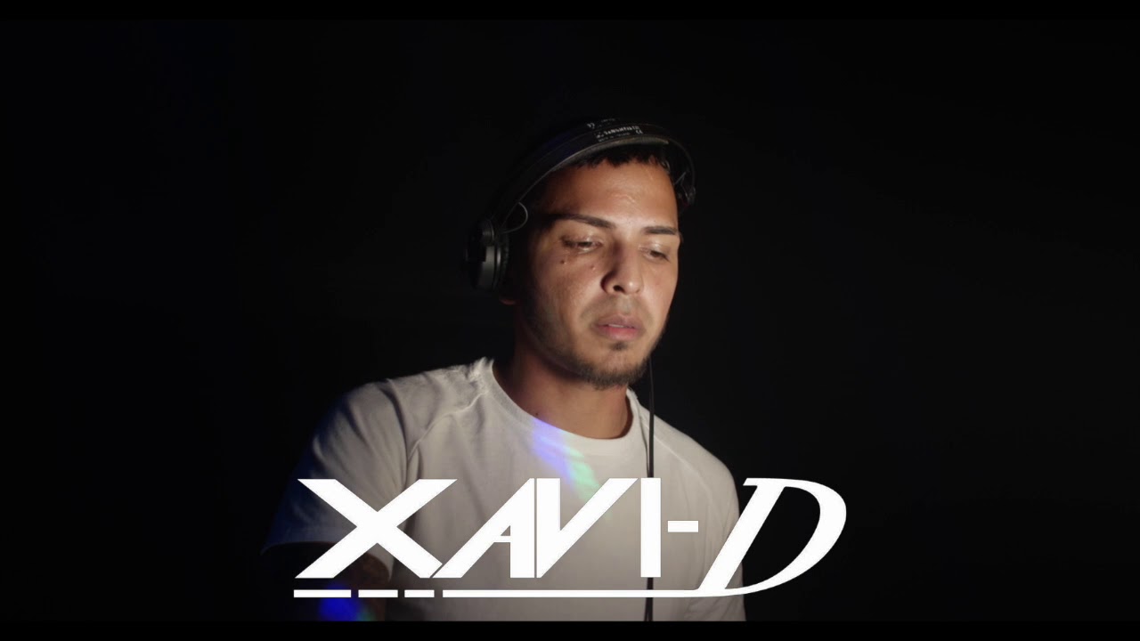 xavi - YouTube