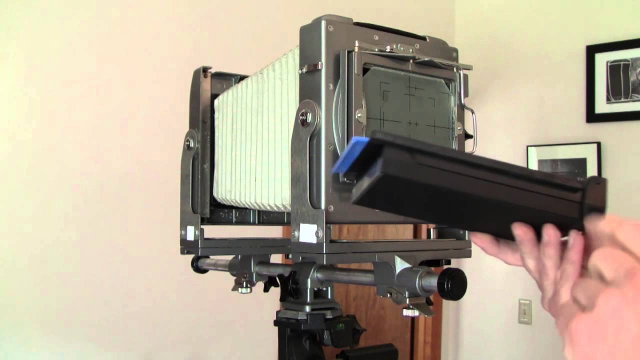 Calumet CC-400 with Polaroid 405 - YouTube