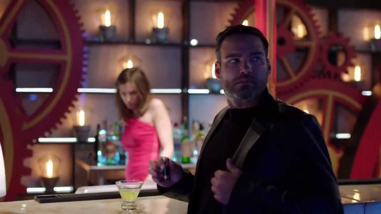 Creepy guy in Verdant (Arrow) - YouTube
