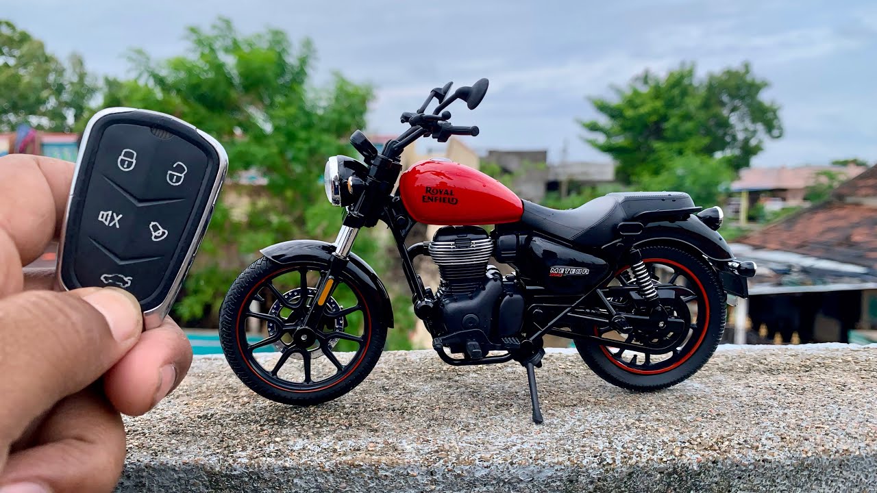 Unboxing of Royal Enfield Scale Model Meteor 350 Scale 1:12 Model ...