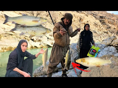 🏔️ A nomadic family: Crossing impassable valleys to fish in a mountain river 🎣