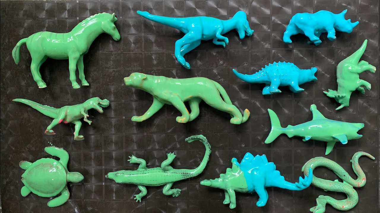 Membersihkan hewan dinosaurus, harimau, buaya, kuda, zebra, ular, penyu ...