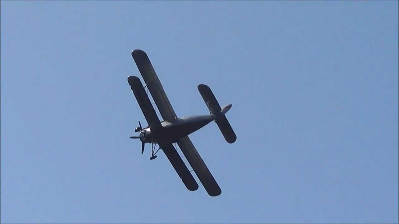 Antonov 2, the largest biplane in the world - YouTube