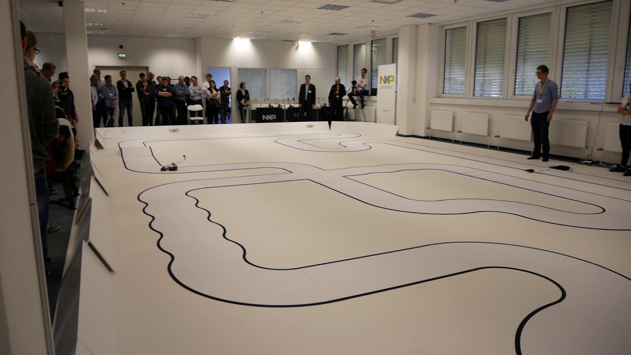 NXP Cup 2017 autonomous racing: Southampton ECS team final run - YouTube