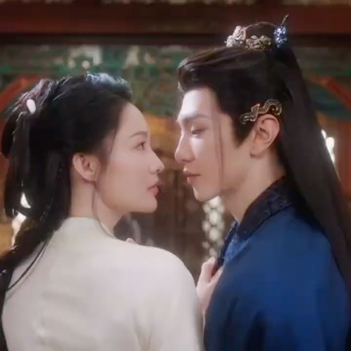 In order to meet Cinderella,three men hid under her bed,scheming girl ...