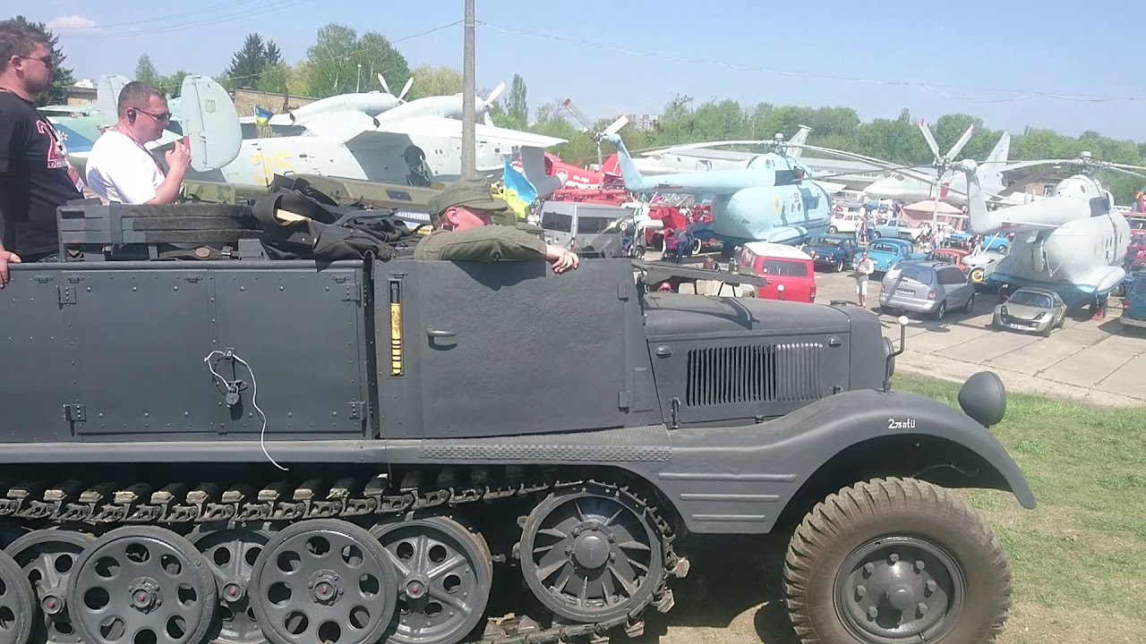 Sd.kfz 11 Škoda 1942. - YouTube