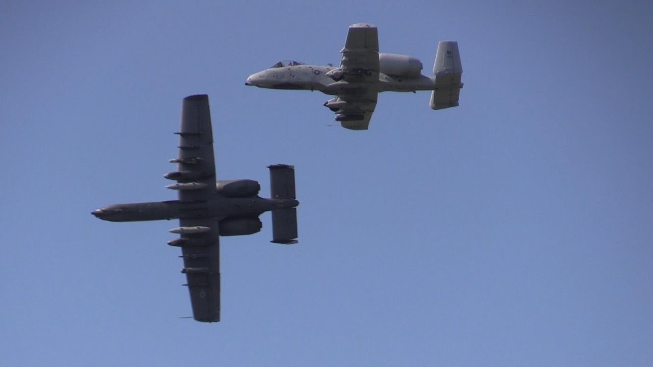 A-10 Thunderbolt II 2-Ship Flybys - 2023 Thunder Over Louisville - YouTube
