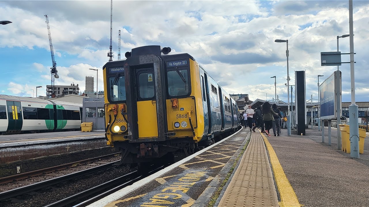 BR Blue 455868, 455709 at Clapham Junction 10/07/2024 - YouTube