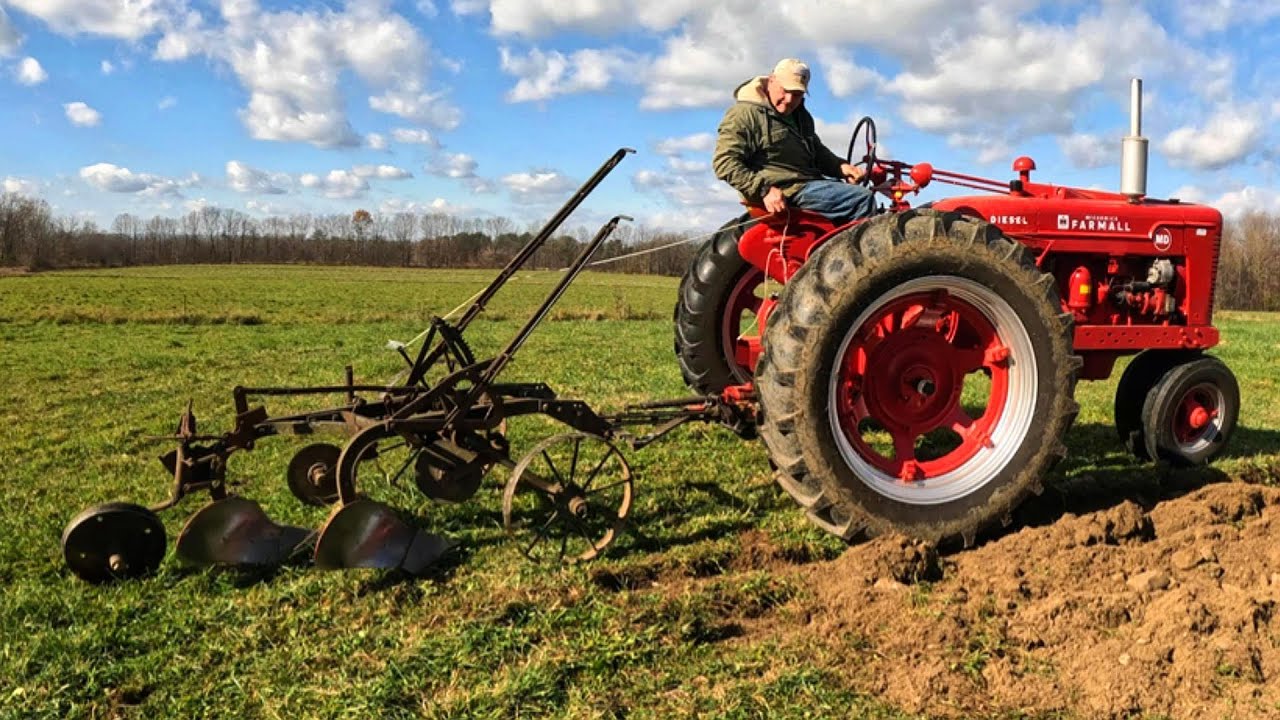 Plowing with Classic Farmall Tractors (no talk, machinery sounds) - YouTube