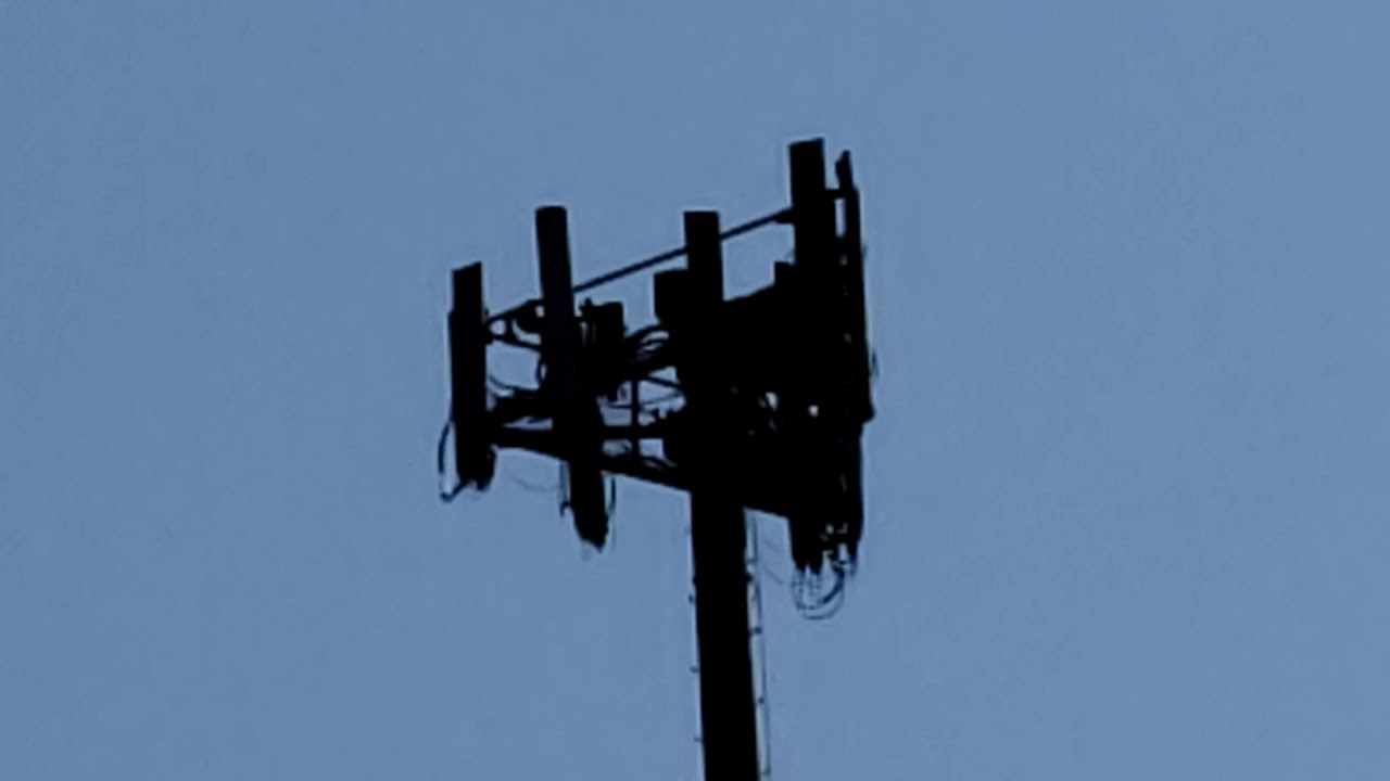 5G Panels Being Put on Cell Tower - YouTube