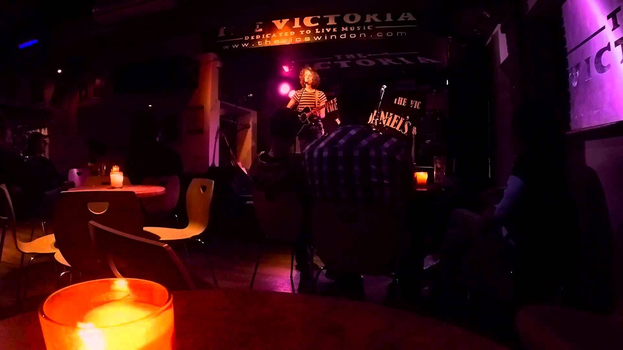 George Wilding - Live @ The Vic - Swindon - Oct 1st 2015 - YouTube