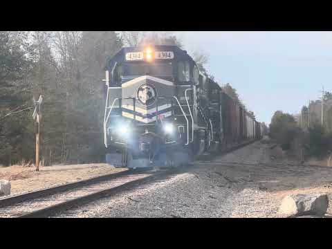 LSRC 4304 & LSRC 304 Southbound in Alpena, Mi - YouTube