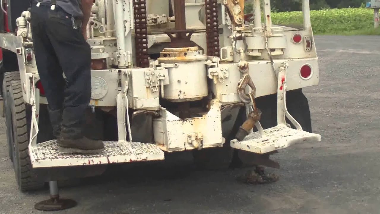 Failing 1250 Drilling Rig - YouTube