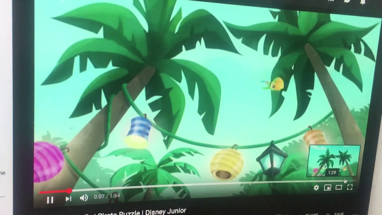 Playing with Skully Opening and Closing - YouTube