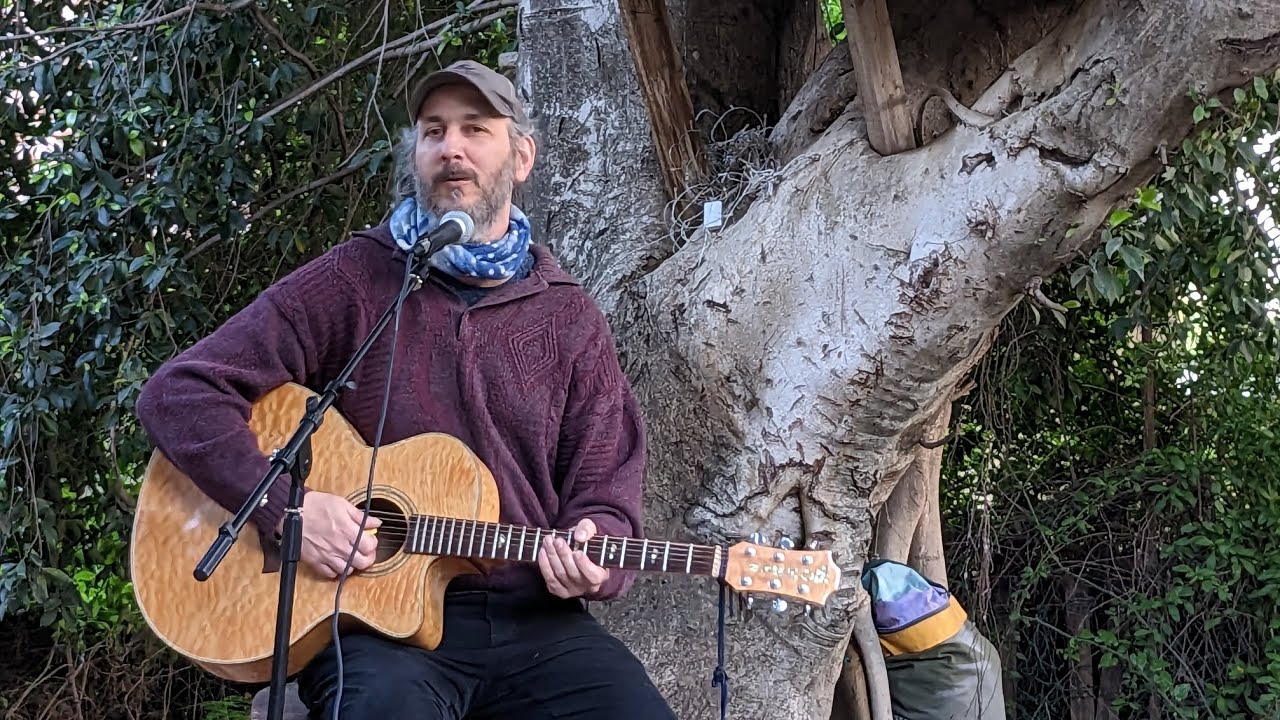 Races Acoustic Performance #acoustic #rock - YouTube