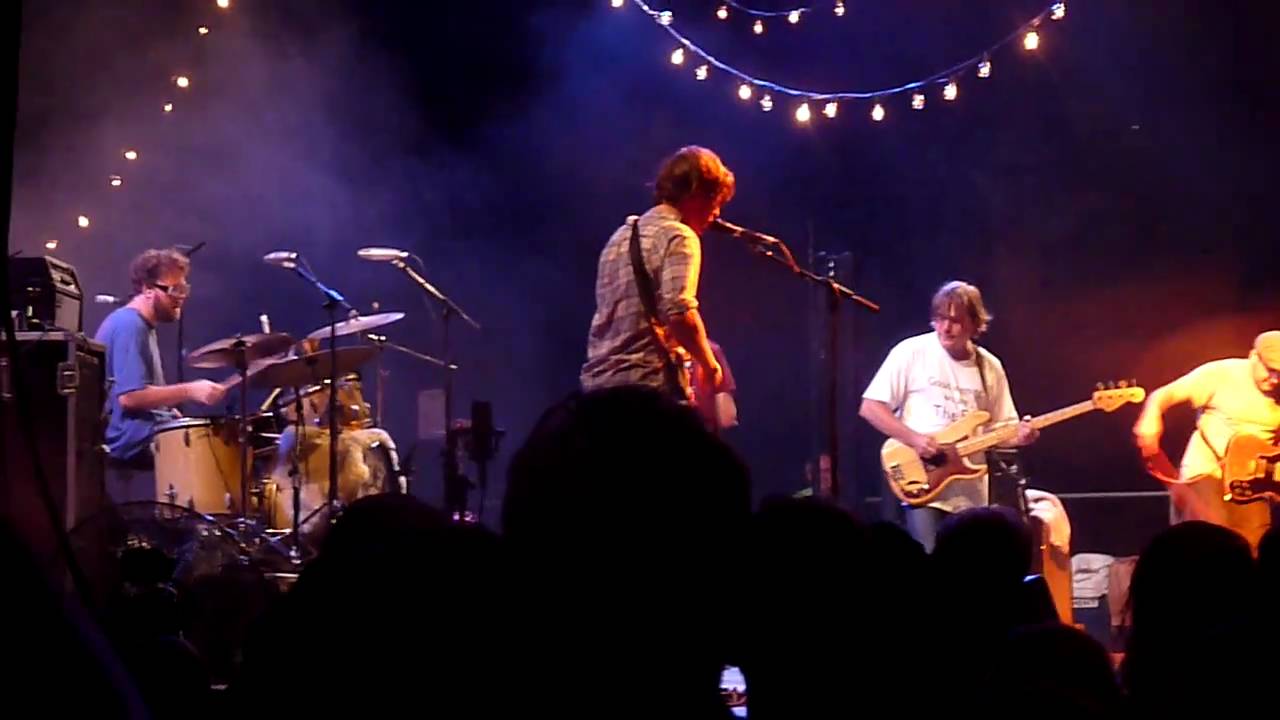 Pavement - Zurich Is Stained (live) - YouTube