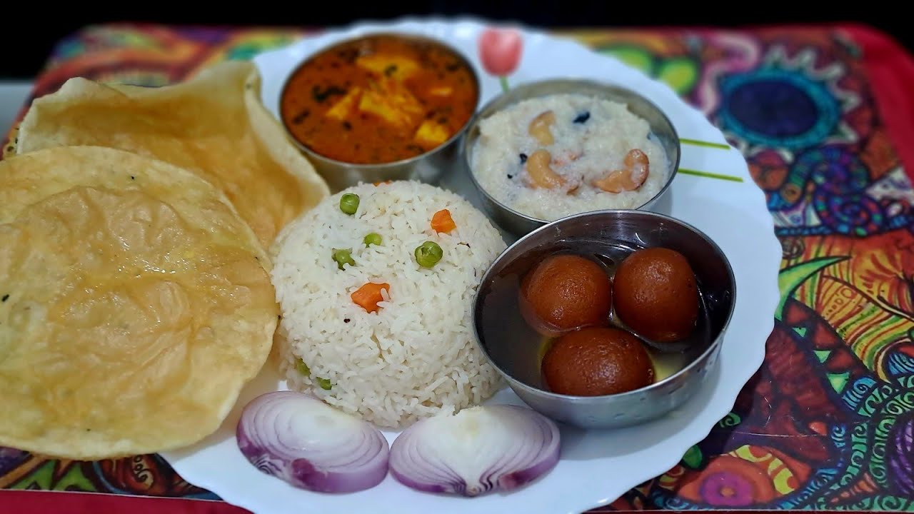 Sunday special veg lunch thali recipe. how to make thali veg thali ...