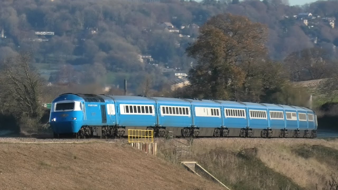 43046 + 43055 Midland Pullman HST - Bath Christmas Pullman @ Corston 10 ...
