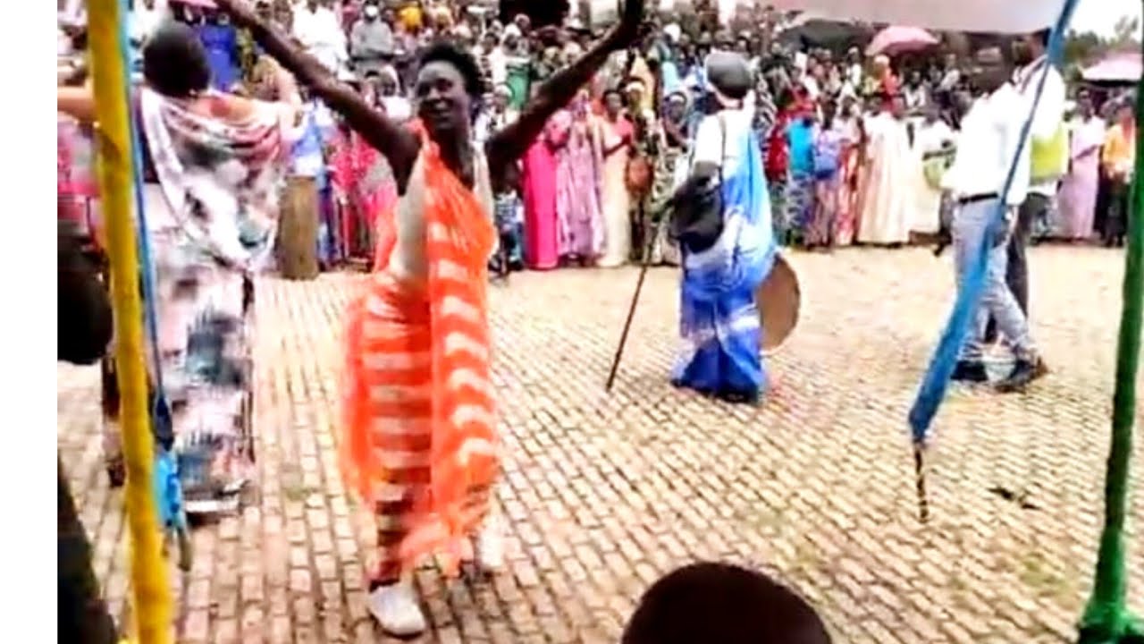 Rwanda:The Most Traditional Dance On Women's Day | Ubwiza Bw'Umugabo ...