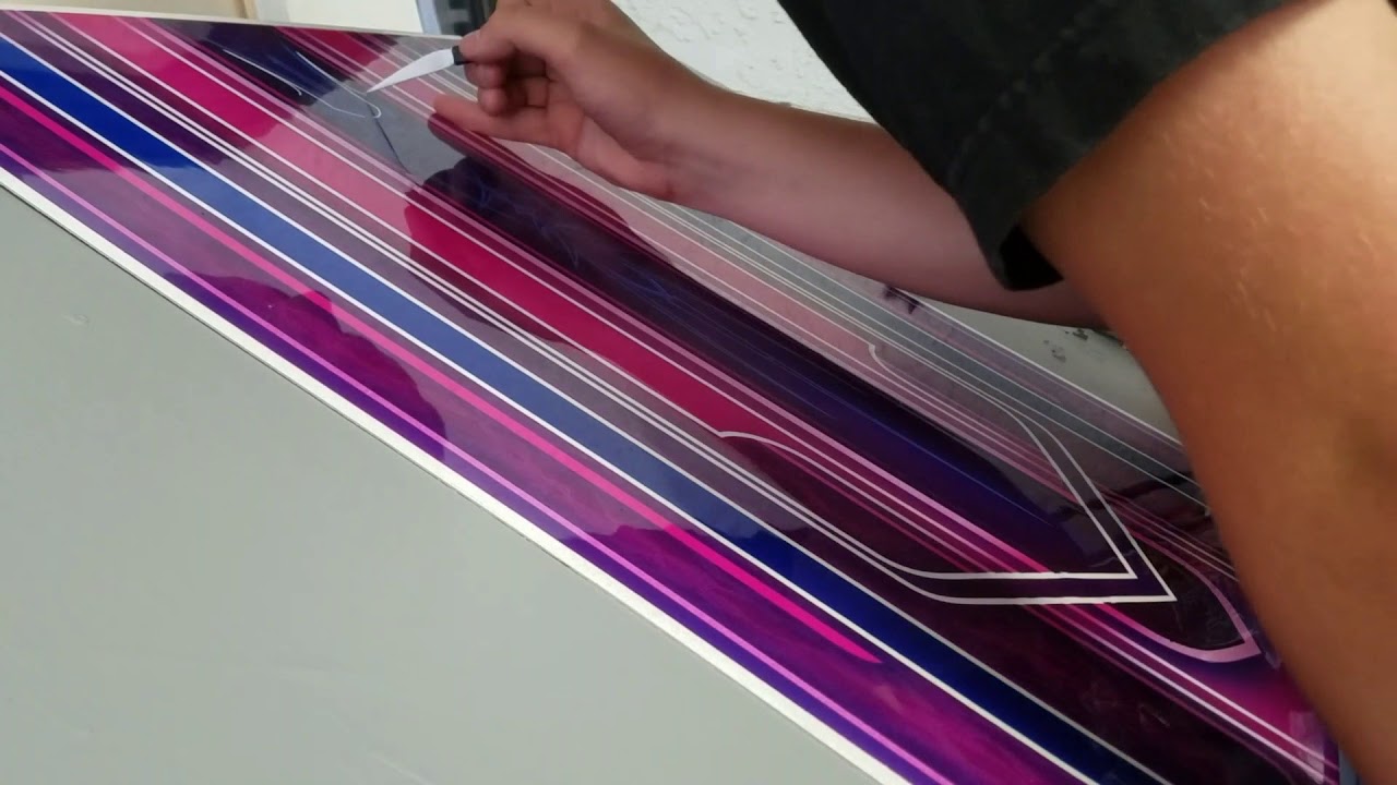 Old school hand pinstriping time lapse - YouTube