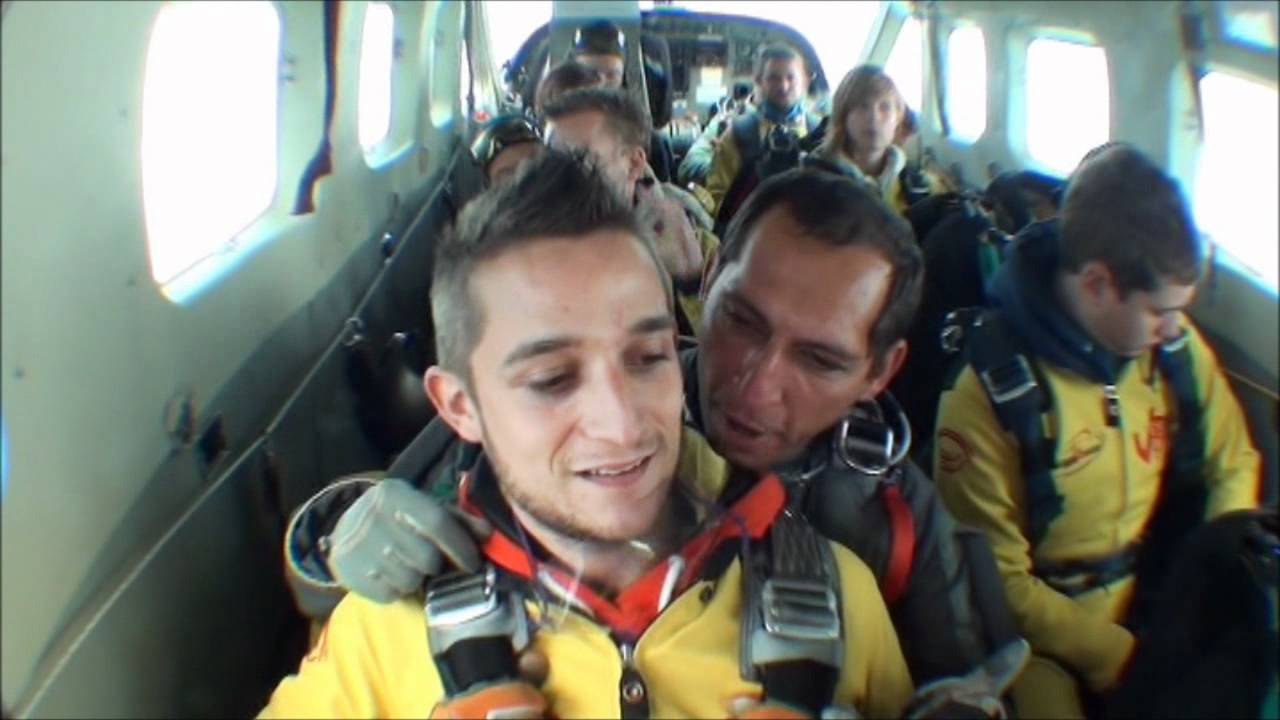 Saut en parachute (Spa) - YouTube