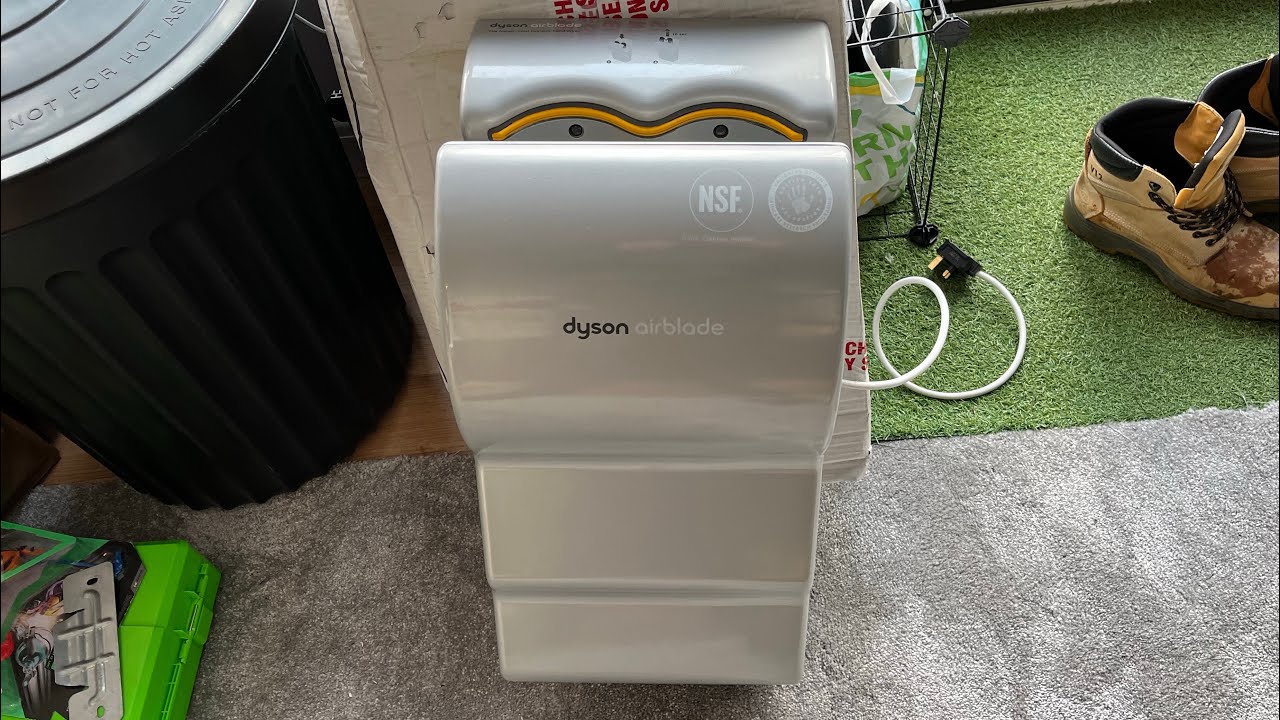 My new Dyson Airblade AB01! - YouTube