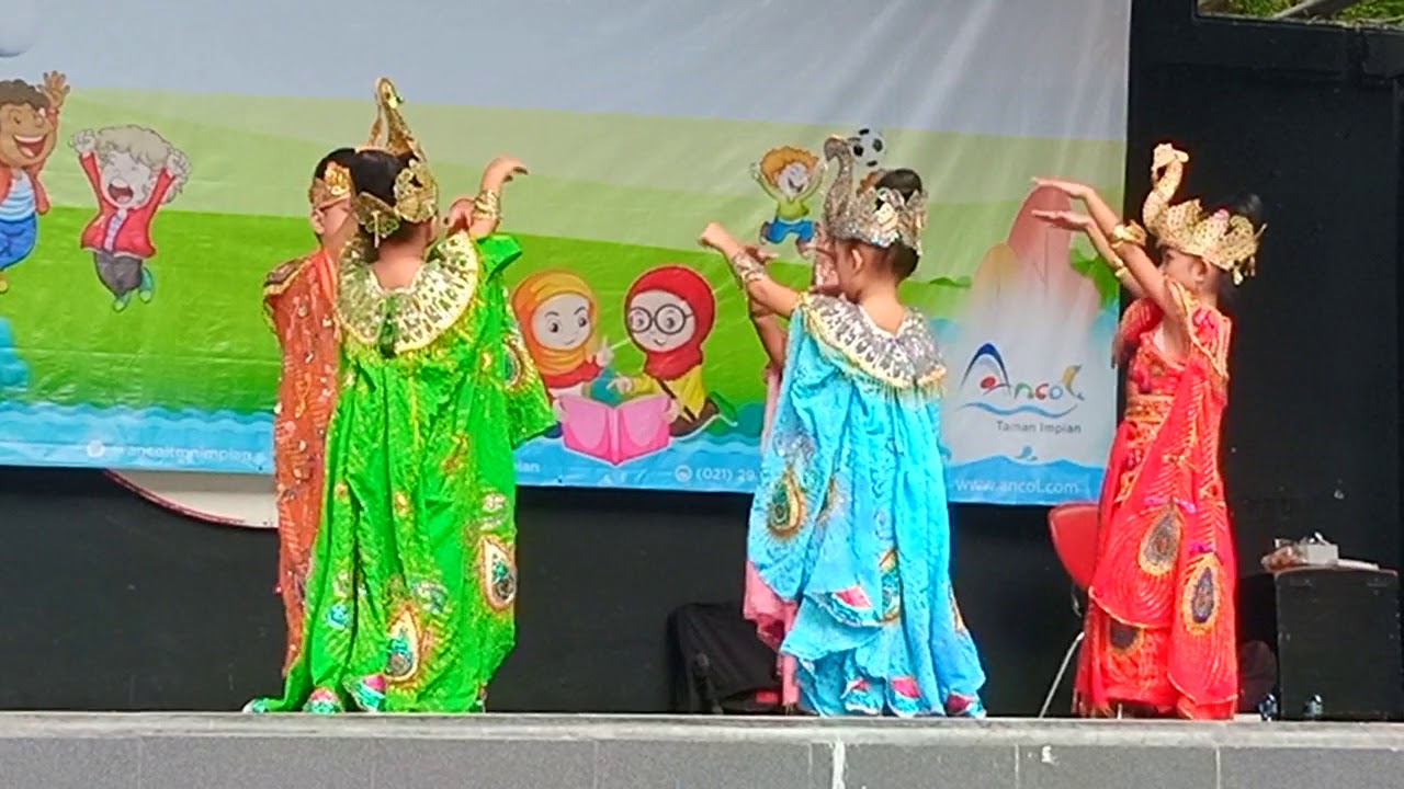 Tari merak pentas seni TK tadika Puri bogor - YouTube