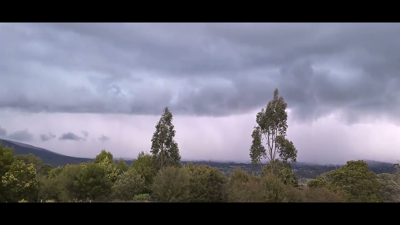 A Severe Storm moving through the Upper Yarra Valley, Millgrove ...