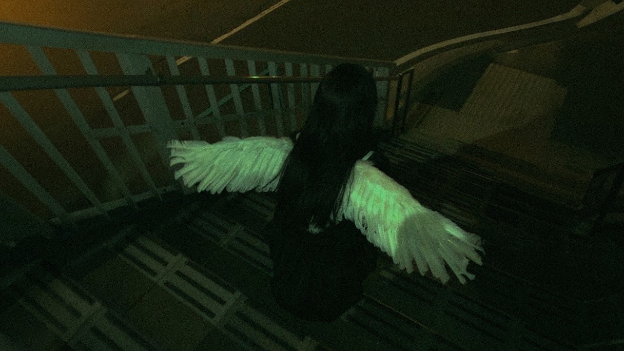 soft siren - 4am - YouTube