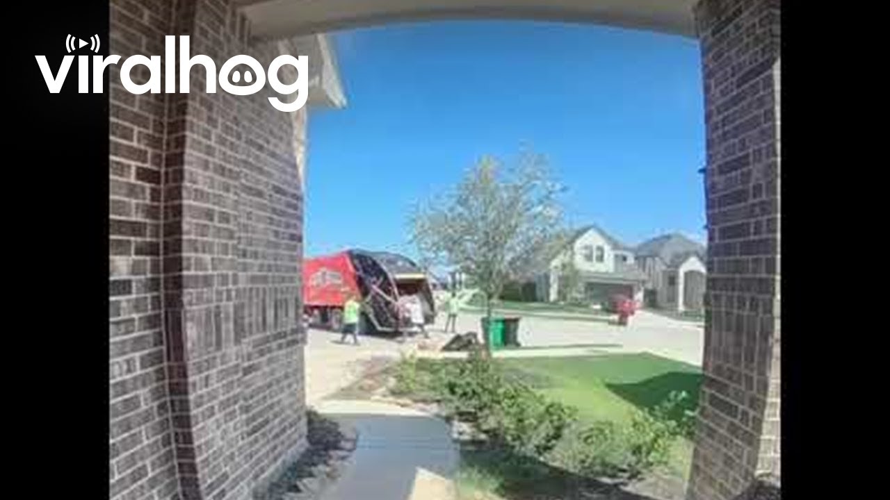 Garbage Men Have An Impromptu Sword Fight || ViralHog - YouTube