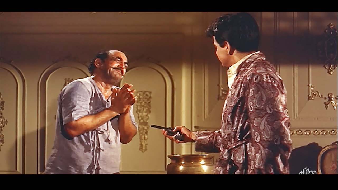 ये लो पिस्तौल और ख़तम कर दो मुझे अभी इसी वक़्त - Aadmi Movie Scene ...
