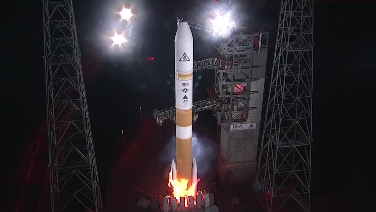 Delta IV Medium+ launches WGS-8 - YouTube