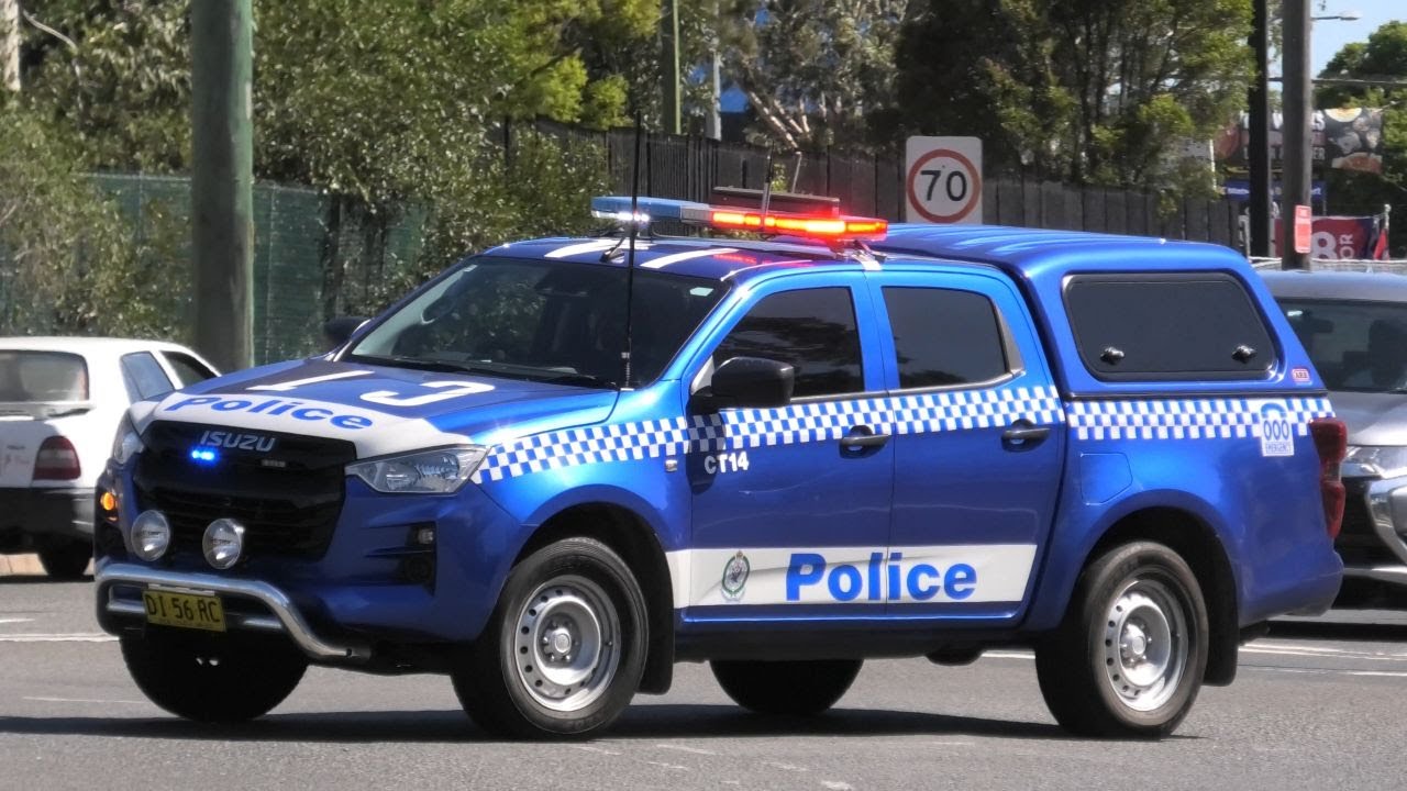 [NSW Police] Multiple Campbelltown & MacArthur cars Responding - YouTube