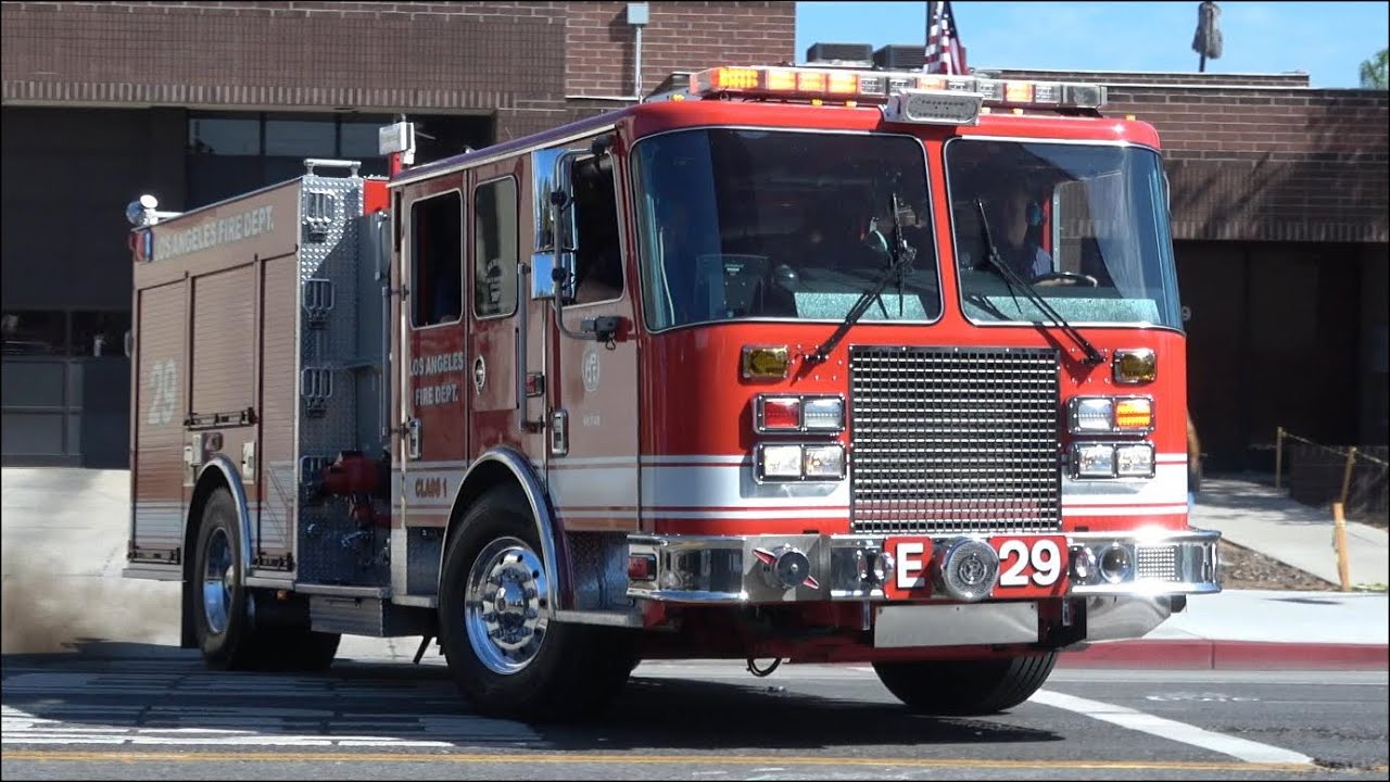 Great sounds: Fire Truck and different Ambulances responding with air ...