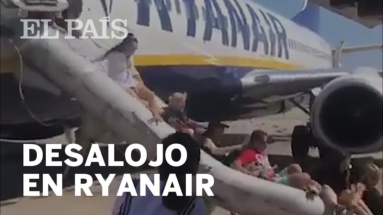 INCENDIO de un AVIÓN de RYANAIR en El Prat - YouTube