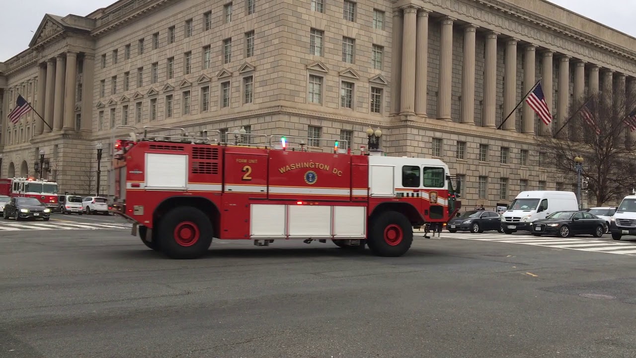 *AIR CRASH TENDER/ARFF UNIT* DCFD Foam Task Force Responding urgently ...